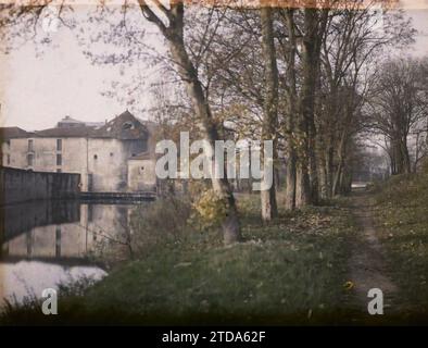 Verdun, France, Habitat, Architecture, First World War, Canal, Leafy ...