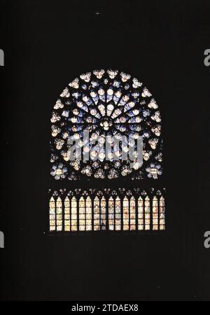 Paris (4th arr.), France The southern rosette of Notre-Dame Stock Photo ...