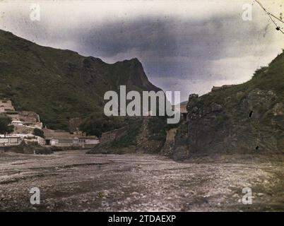 Surroundings of Kalgan, China Yuanbaoshan ("mountain in the shape of ...