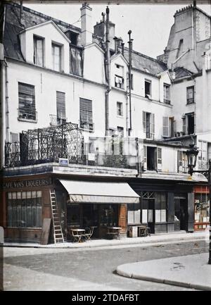 Paris, France. Cafe Mabillon in St Germain des Pres Stock Photo - Alamy