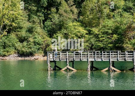 Dock into Lake Watuga at the Rat Branch Boat Ramp in Cherokee National ...