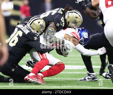 Demario Davis #56 of the New Orleans Saints against the New England ...
