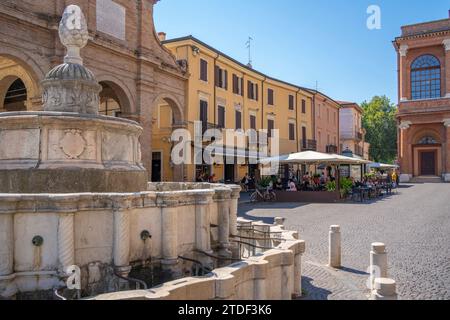 Fountain in Piazza Cavour, Rimini, Emilia-Romagna, Italy Stock Photo ...