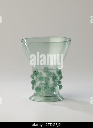 Berkemeyer with four rows of prunts, anonymous, c. 1625 - c. 1675 Low ...