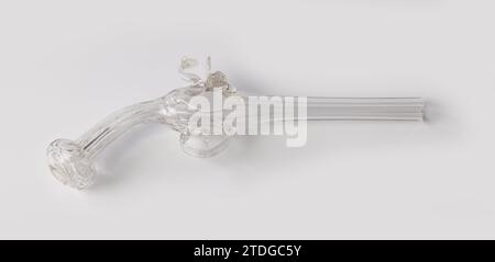 Glass in shape of a gun, anonymous, c. 1650 - c. 1700 Kolf and walking ...