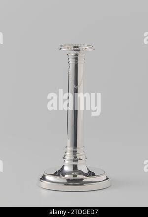Kandelaar, Hendrik Boshart, 1789 - 1790 Oval candlestick of silver. The ...