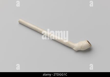 Mached tobacco pipe of pipe earth, damaged, anonymous, 1500 - 1799 pipe ...