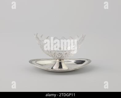 Salt vessel on oval base with spire glass container, company Bennewitz ...