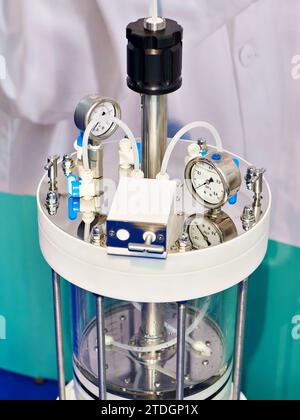 Pressure sensor laboratory chemical reactor Stock Photo - Alamy