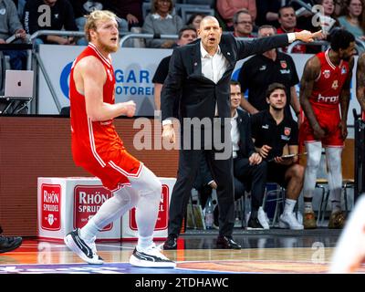 Bamberg, Deutschland. 18th Dec, 2023. Justin Gray (Bamberg Baskets, #00 ...