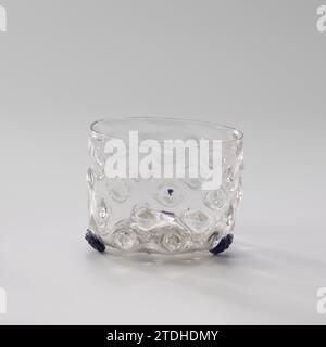 Lobble cup on legs, anonymous, c. 1600 - c. 1650 Small lump cup with ...