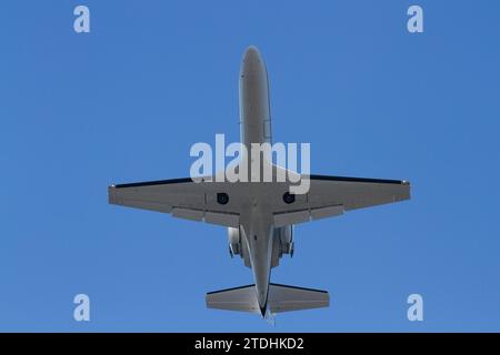 A US Army Cessna UC35A Citation Ultra jet flying near NAF Atsugi ...