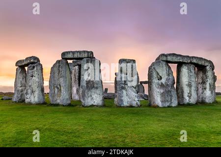 STONEHENGE (3000-2000 BCE) SALISBURY WILTSHIRE UNITED KINGDOM Stock ...
