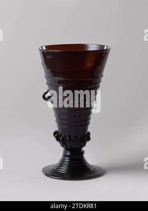 Ringelbeker, anonymous, c. 1800 - c. 1900 Concave, spun from a wire ...