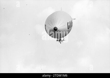 Wind measurement before Zeppelin landing, 25-07-1973, Whizgle Dutch ...