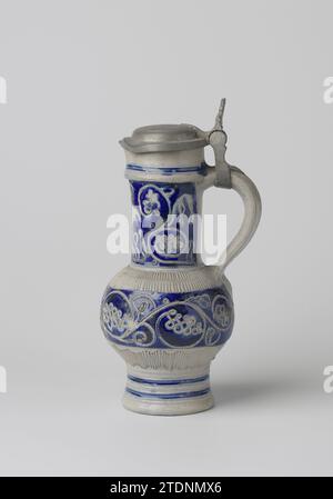 Jug with floral scrolls, anonymous, c. 1700 - c. 1720 Can of stoneware ...