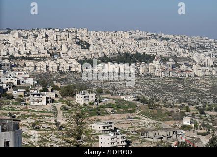 Bethlehem, West Bank. 18th Dec, 2023. People visit the grotto in the ...