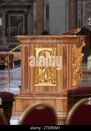 Golden lectern on the sanctuary of St Peter's basilica, Rome, Vatican ...