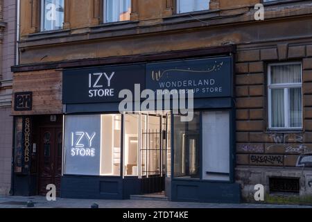 Vape shop window Stock Photo - Alamy