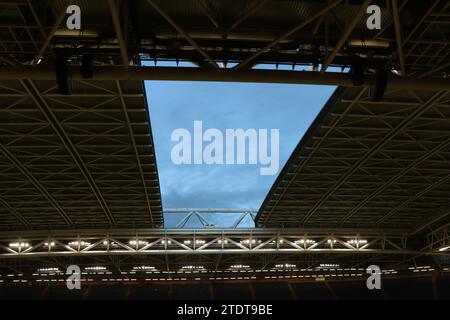 Principality Stadium roof opening Stock Photo - Alamy
