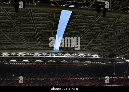 Principality Stadium roof opening Stock Photo - Alamy