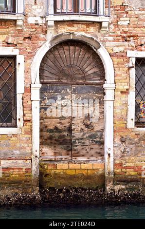 Doors in Venice. Architecture. Wooden door and window, building ...