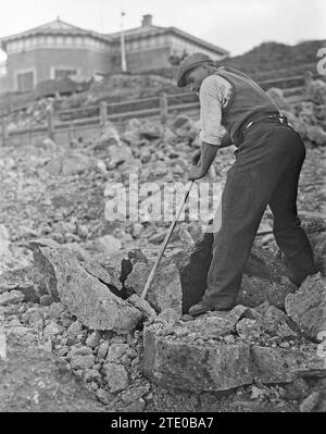 Scheveningen, the demolition of the bunkers and barriers ca. 1945 Stock ...