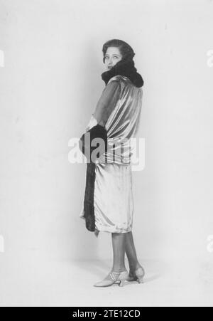 In the Image, a 1926 coat designed by Joseph Paquin. Credit: Album ...