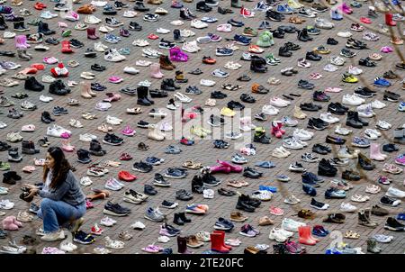 ROTTERDAM - Eight thousand pairs of shoes are displayed on De ...