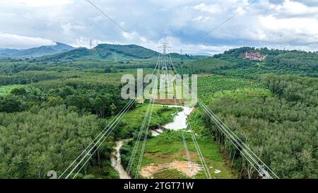 (231220) -- PHATTHALUNG, Dec. 20, 2023 (Xinhua) -- This aerial photo taken on Dec. 20, 2023 ...