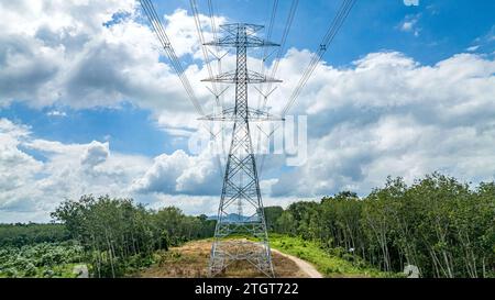 (231220) -- PHATTHALUNG, Dec. 20, 2023 (Xinhua) -- This aerial photo taken on Dec. 20, 2023 ...