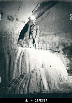 12/31/1957. Sotoscueva, Burgos. Caving in the Eye Guareña Caves Located ...