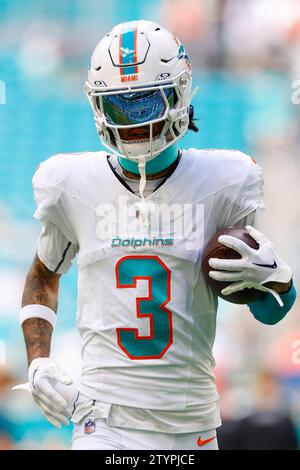 Miami Dolphins wide receiver Robbie Chosen heads onto the field before ...