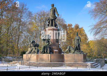 Winter, Schnee, Bismarck Nationaldenkmal, Großer Stern, Tiergarten ...