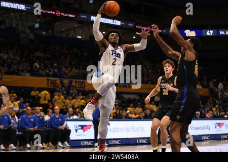 Pittsburgh forward Blake Hinson (2) drives past Clemson center PJ Hall ...