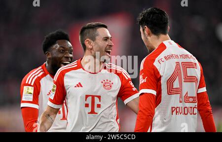 Goal celebration Aleksandar PAVLOVIC (Bayern Munich) with Lennart KARL ...