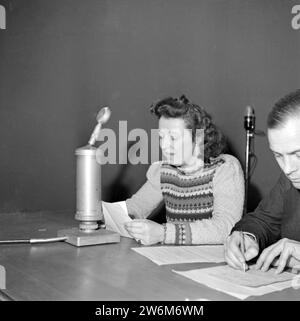 Announcer in a radio studio ca. undated Stock Photo - Alamy