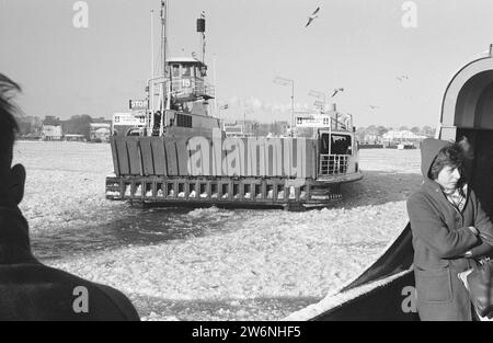 The Amsterdam IJ with heavy floating ice. Driver ca. January 16, 1963 ...