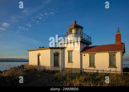 West Point lighthouse in Seattle's Discovery Park Stock Photo - Alamy