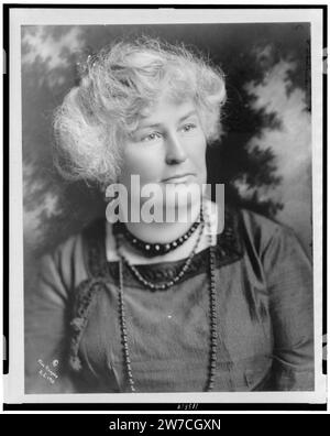 Winifred Black, head-and-shoulders portrait, facing right Stock Photo ...