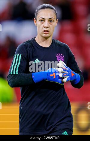 AMSTERDAM, NIEDERLANDE - DECEMBER 20: Maria Luisa Grohs (FC Bayern ...