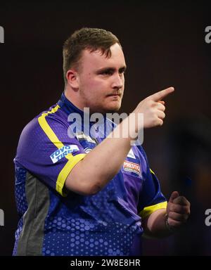 Andrew Gilding reacts during his match against Martin Lukeman during ...