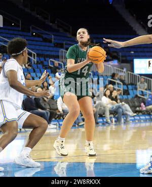 December 21, 2023 - Hawai'i Rainbow Wahine head coach Laura Beeman ...
