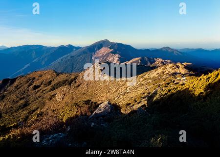 Trekking the Jiaming Lake Trail, Taitung, Taiwan Stock Photo - Alamy