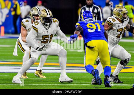 New Orleans Saints center Cesar Ruiz (51) prepares to hike the ball ...