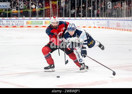 Charlie Gerard (95, Nuernberg Ice Tigers, NIT ) Moritz Müller Mueller ...