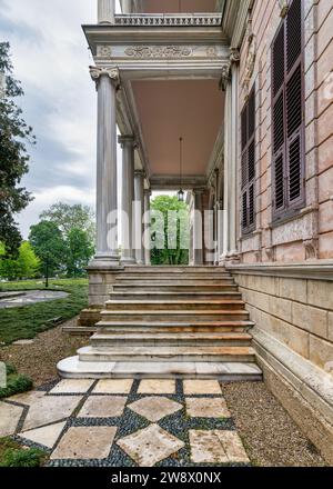 The Beykoz Mecidiye Pavilion in Istanbul, Turkey Stock Photo - Alamy