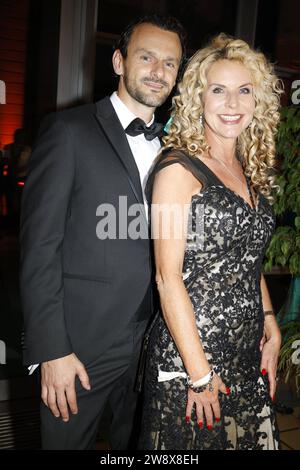 Katja Burkard und Hans Mahr bei der Cinema For Peace Gala 2024 im WECC ...