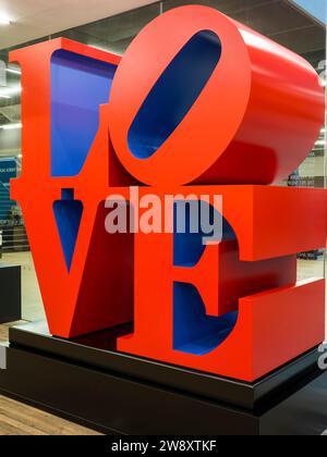 Love sculpture by Robert Indiana,Tate Modern art gallery, London, UK ...