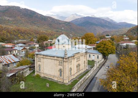 Oni, Georgia. 27th Oct, 2023. The synagogue in the city center in front ...
